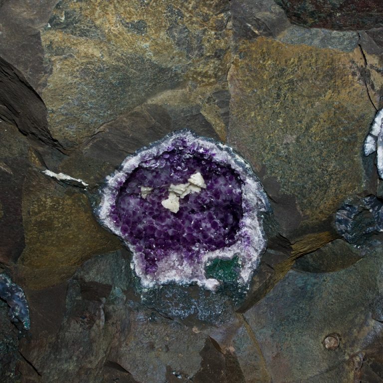 How to Travel Brazil: Gemstones Edition | GIA 4Cs